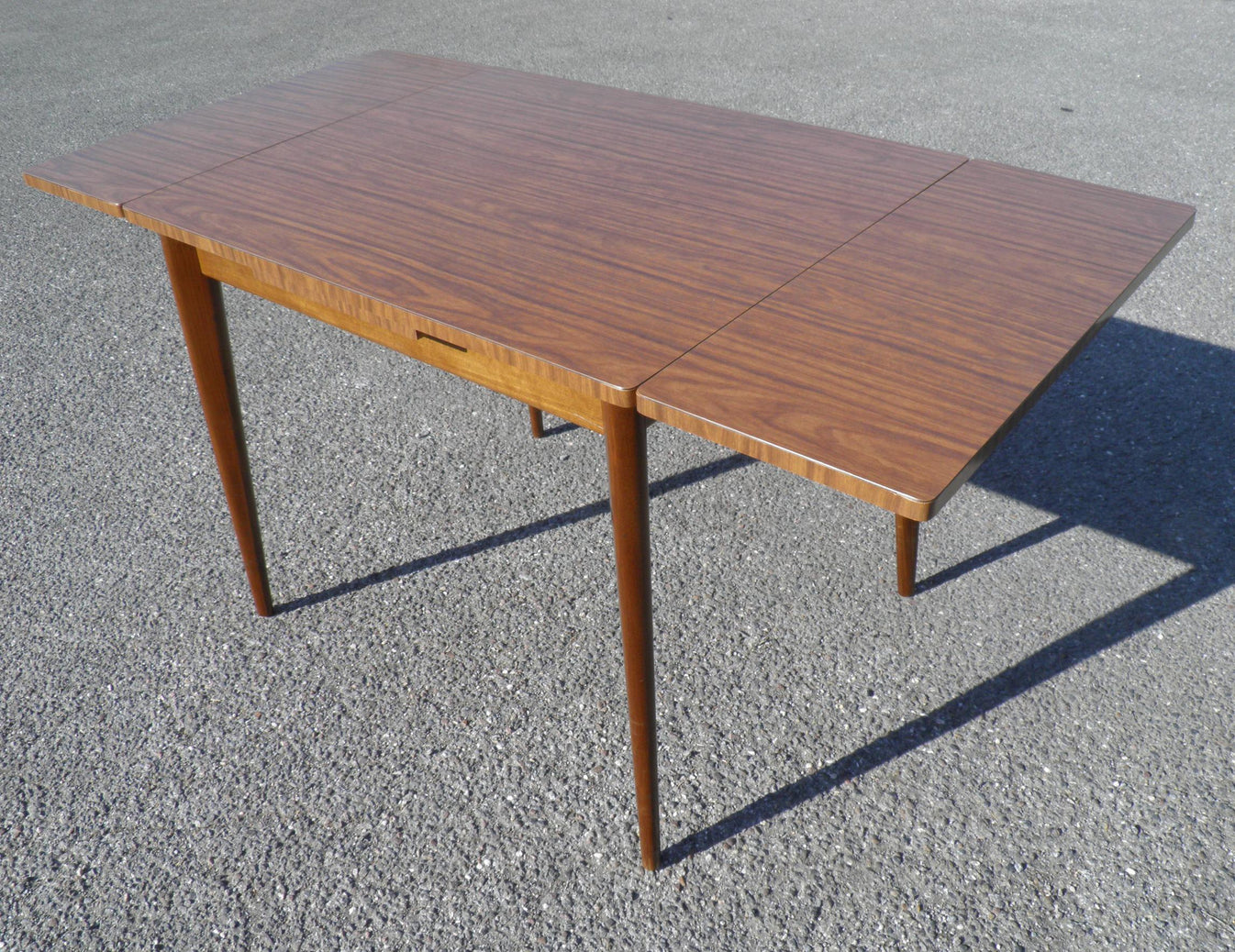 IPPLEPEN INTERIORS : Iconic Retro Ben Dining Set – Ipplepen Interiors