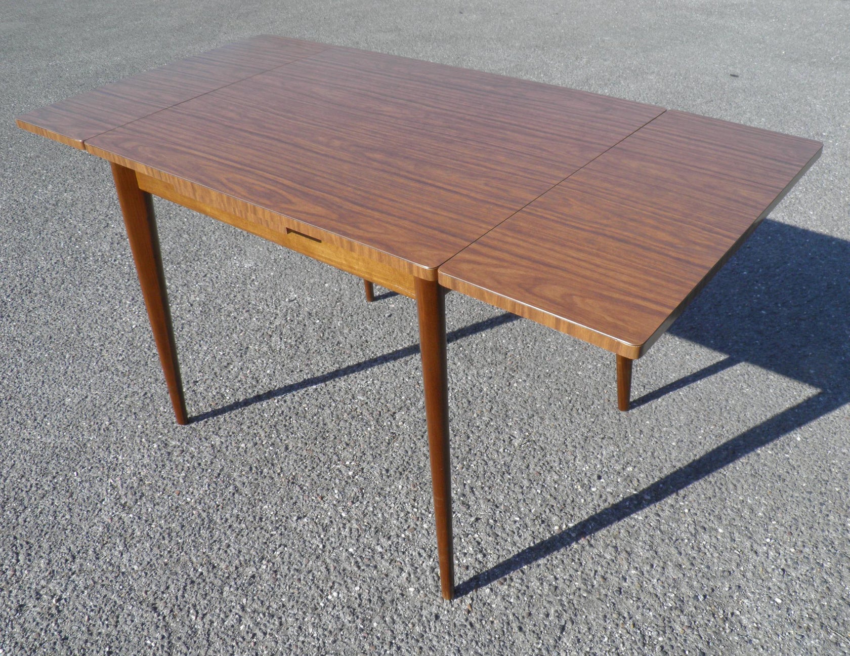 IPPLEPEN INTERIORS : Iconic Retro Ben Dining Set – Ipplepen Interiors