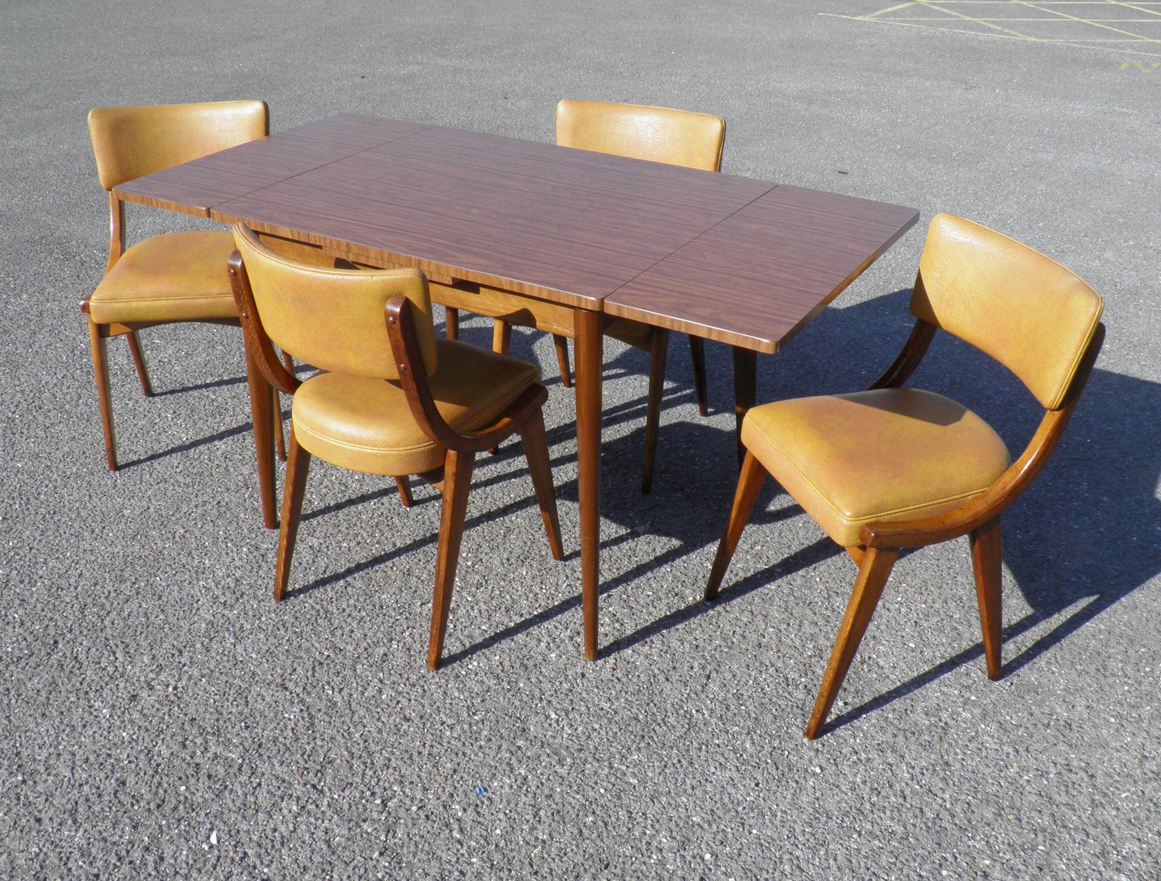 IPPLEPEN INTERIORS : Iconic Retro Ben Dining Set – Ipplepen Interiors