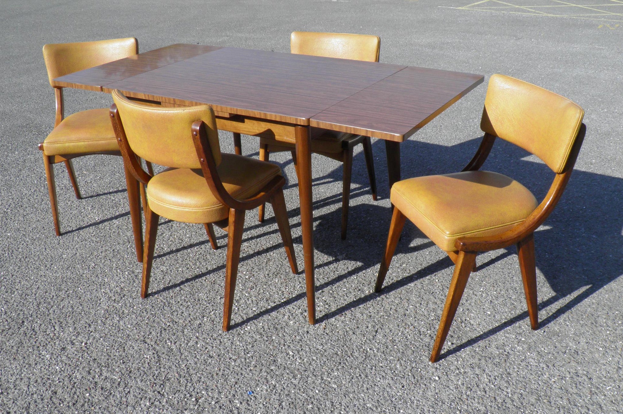 IPPLEPEN INTERIORS : Iconic Retro Ben Dining Set – Ipplepen Interiors