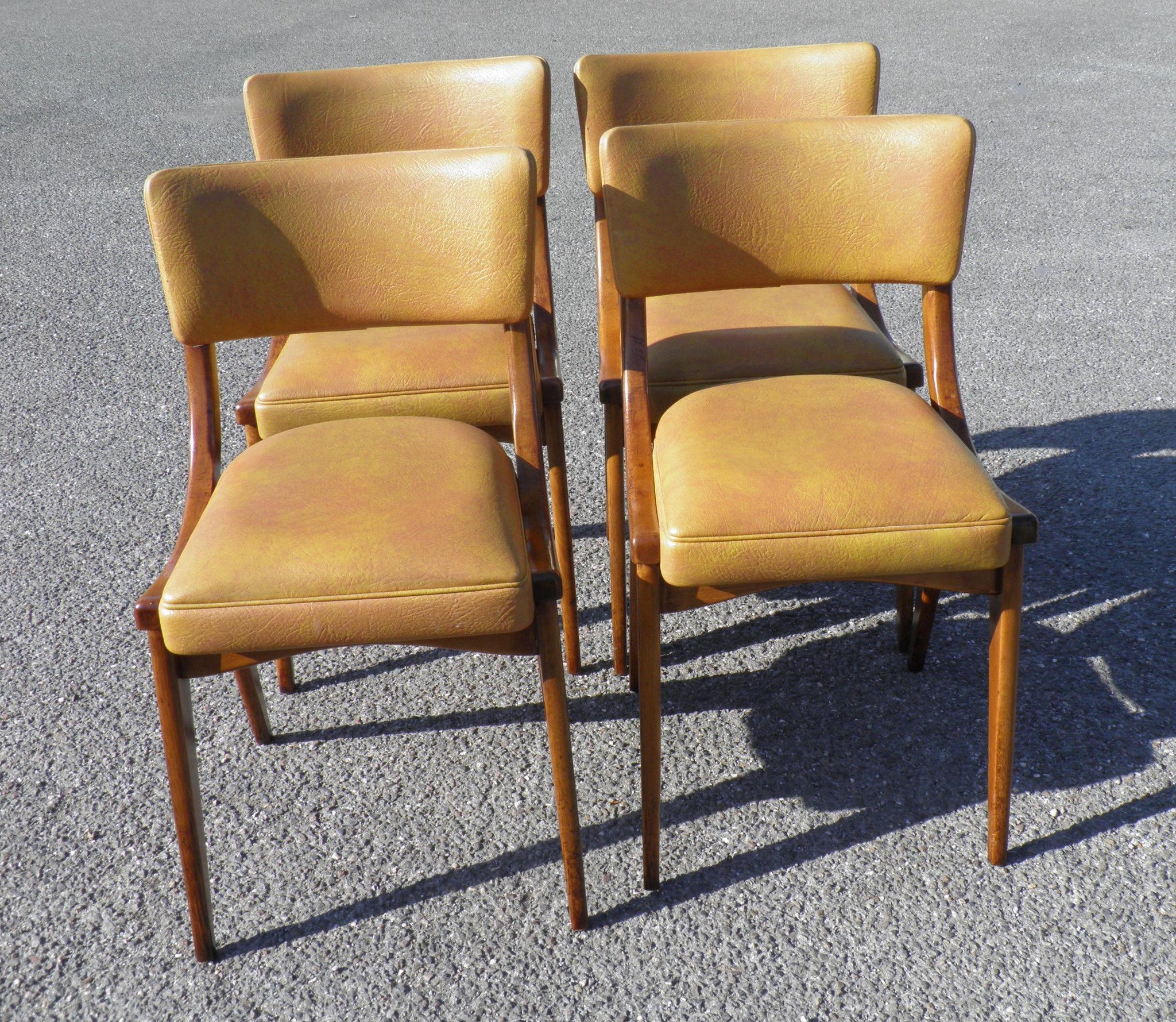 IPPLEPEN INTERIORS : Iconic Retro Ben Dining Set – Ipplepen Interiors