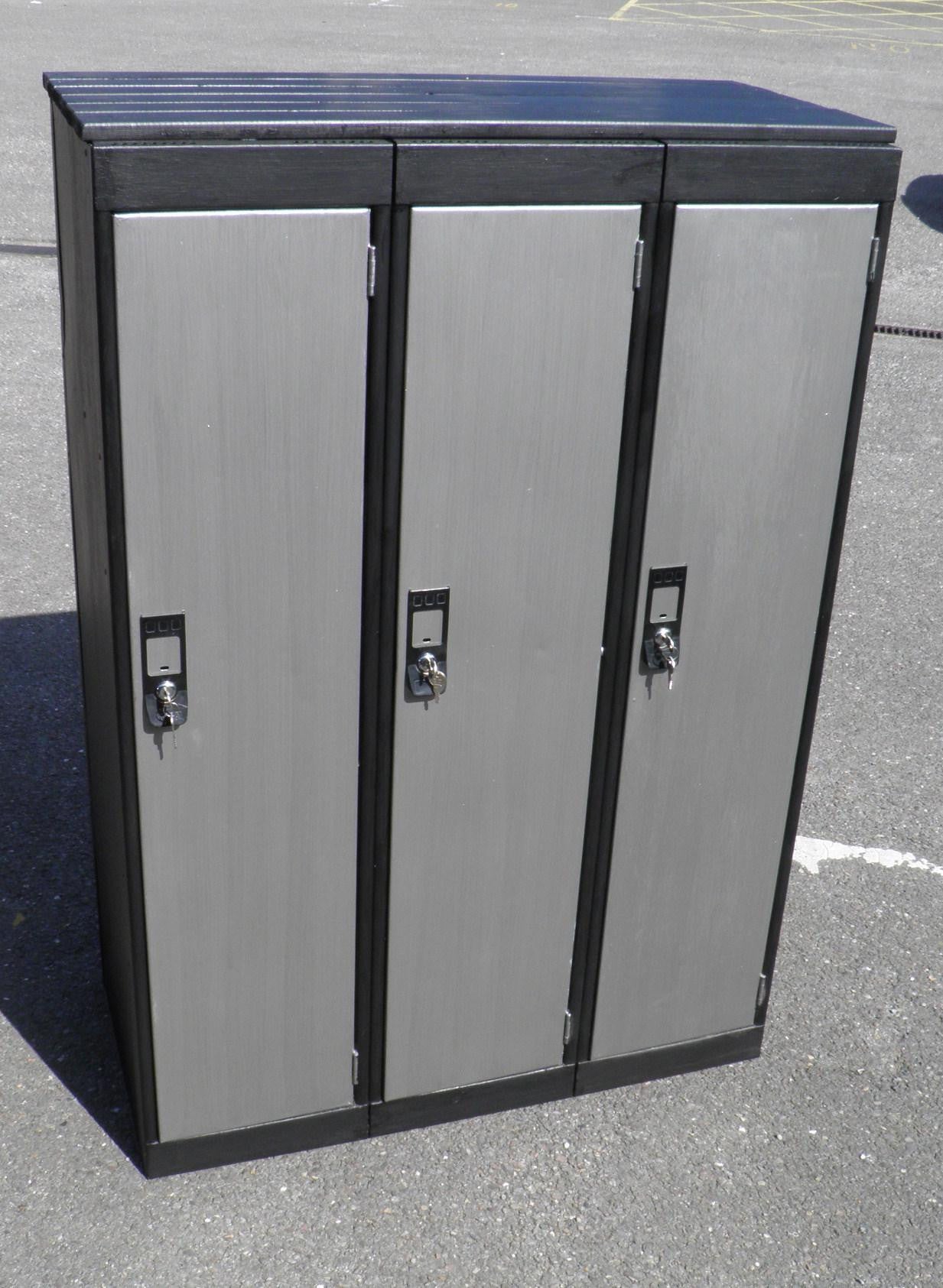 Vintage Industrial Style Triple Locker : IPPLEPEN INT. – Ipplepen Interiors